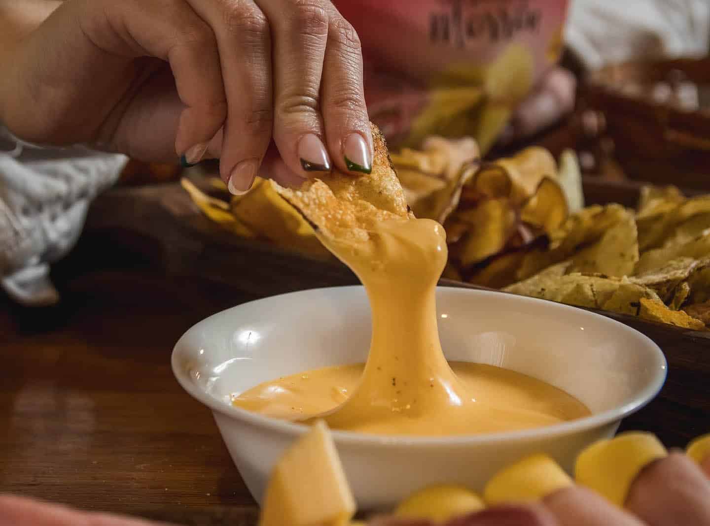 Tres recetas para hacer los mejores dips para tus snacks | Circuito Gastronomico