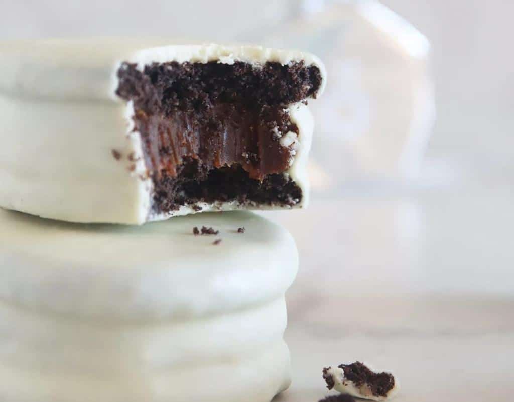 La historia detrás del Premium Bari White, el alfajor cordobés que es ...